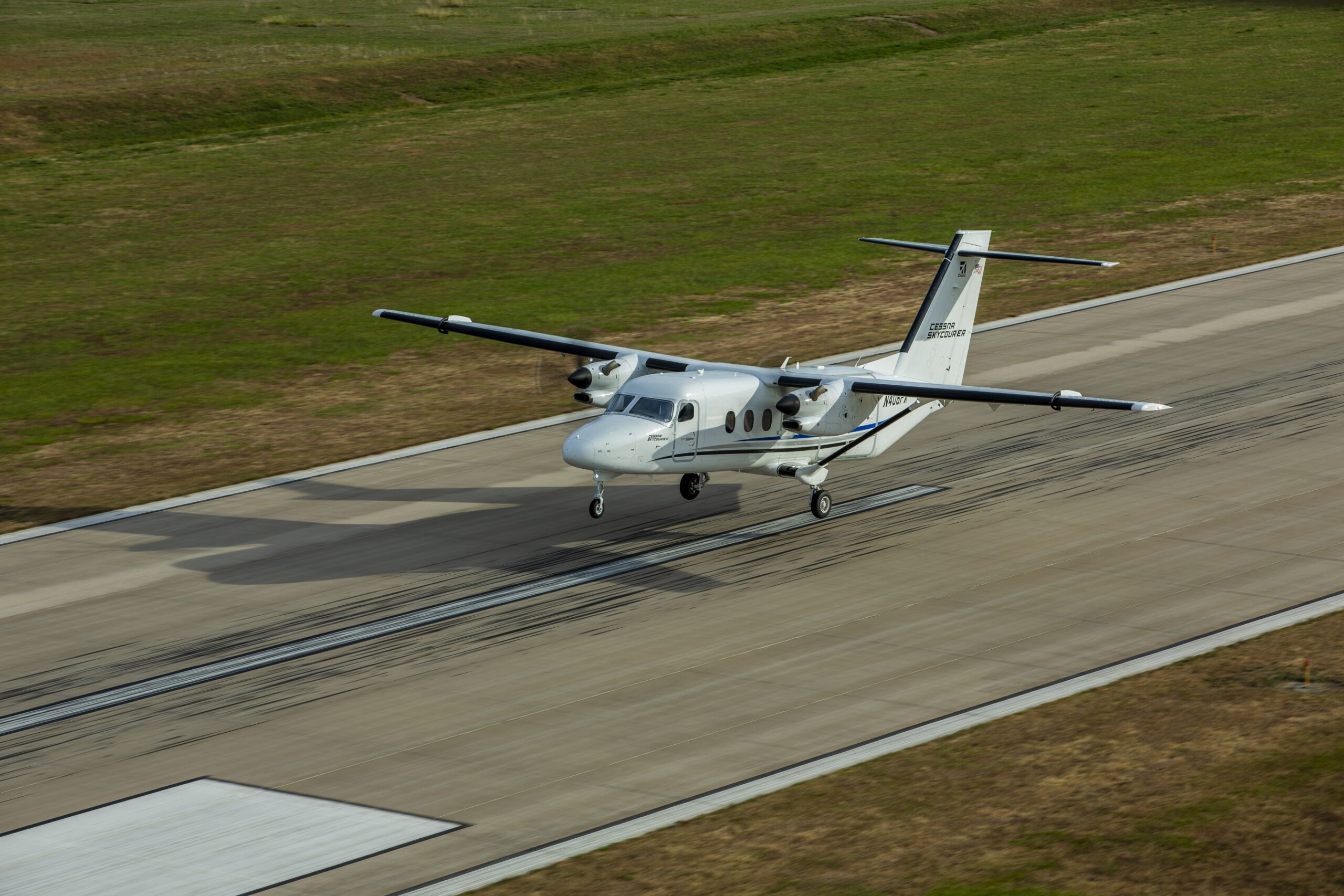 Textron Aviation Receives FAA Certification for Cessna SkyCourier Combi ...