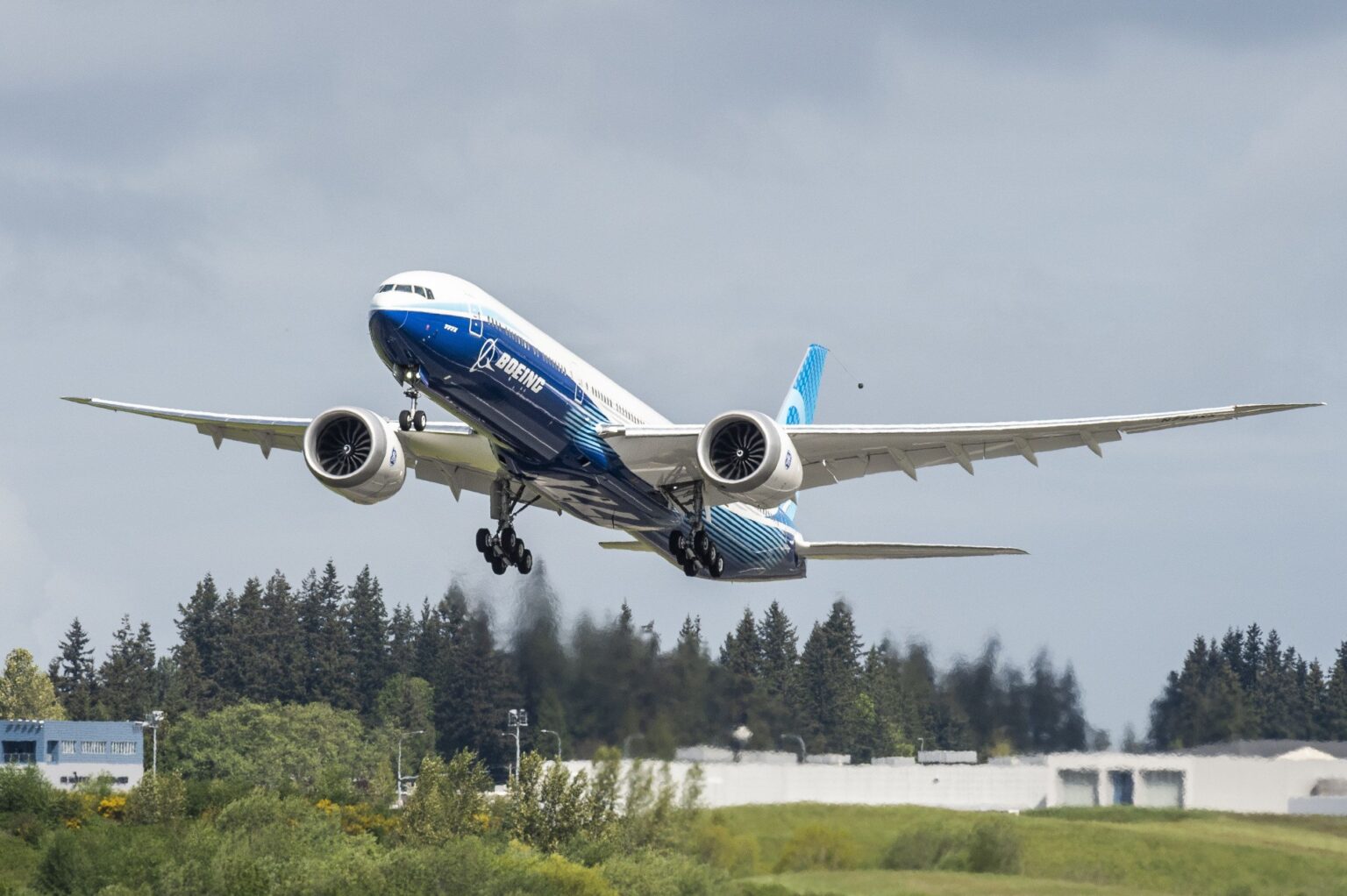 Boeing Halts 777-9 Flight Tests After Engine Component Failure - Flight ...